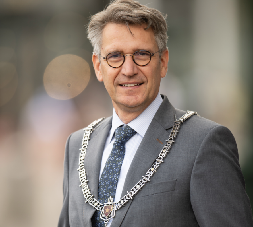 Hillenaar: "Onderzoeksbureau bij volgend lek"