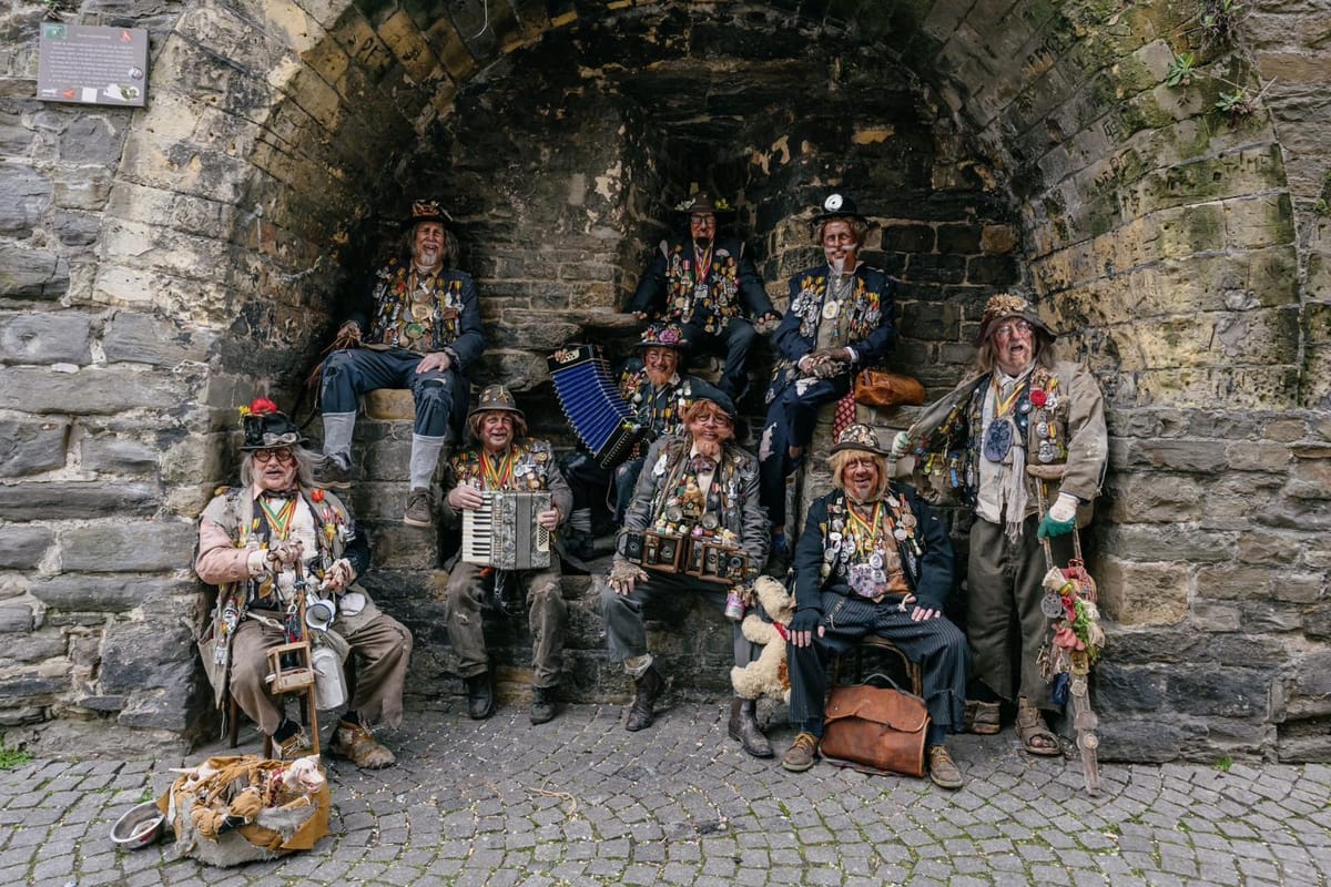 Boek over 4 x 11 jaar De Clochards